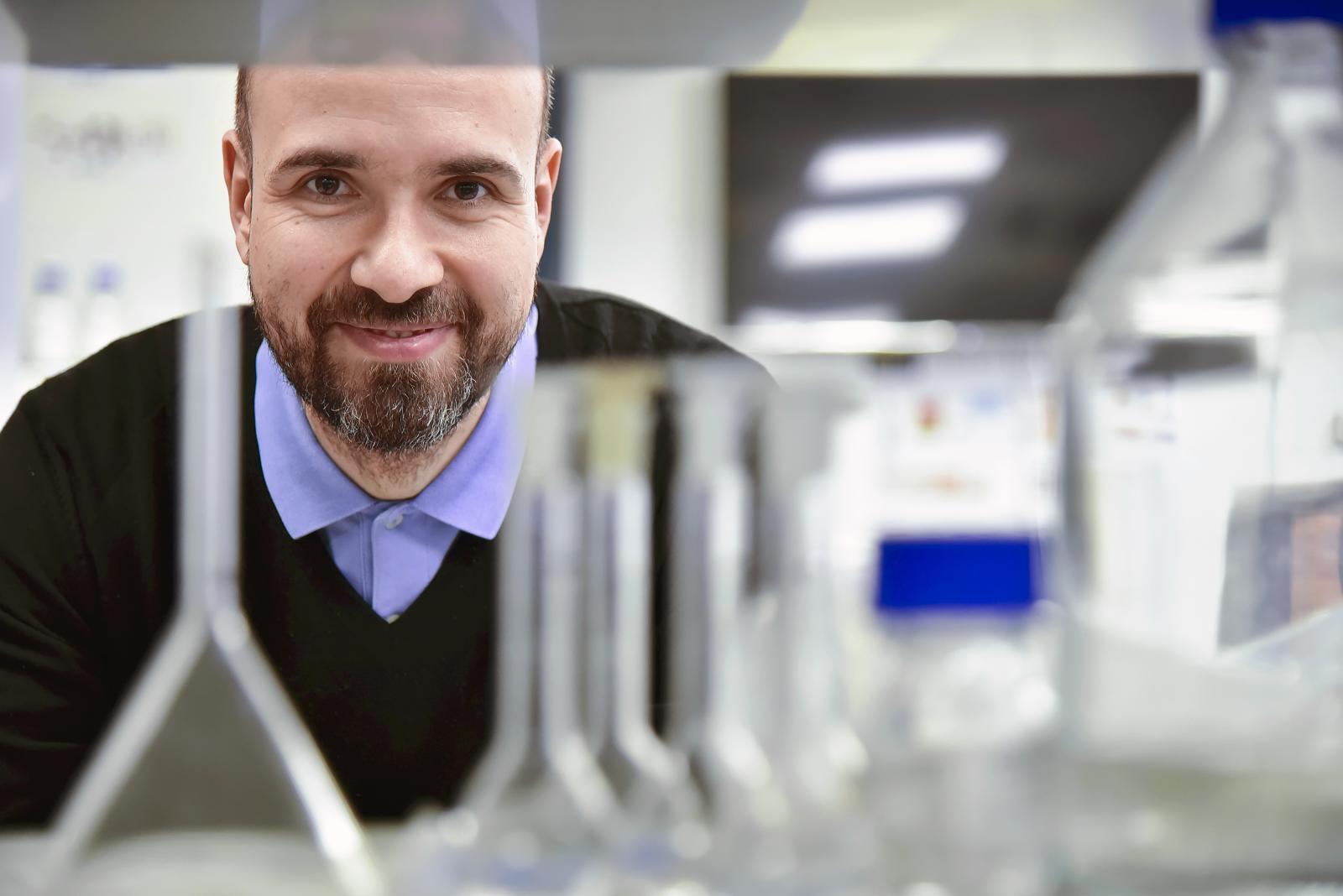 Vojtěch Adam získal milion eur na výzkum rakoviny. Pomoci může protein ...