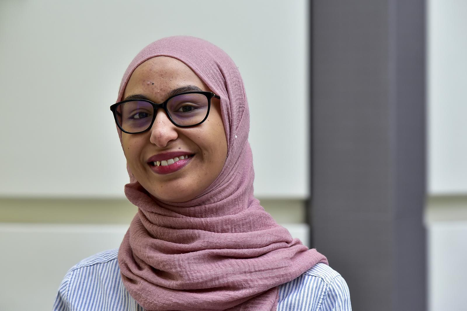 Kvůli kariéře vědkyně v oboru telekomunikací odešla mladá doktorandka z ...