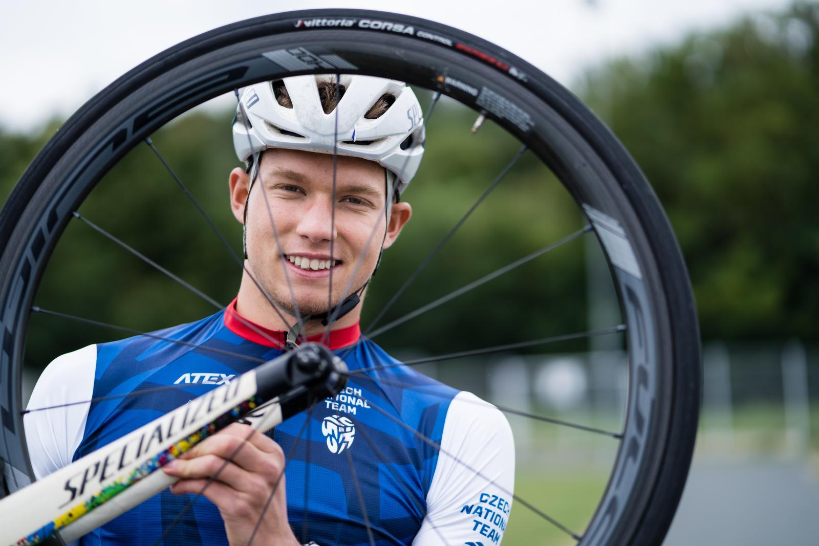 Tři tréninky denně prokládá triatlonista Tomáš Kříž studiem sportovních ...